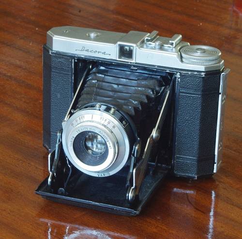 Ikey Seki 1965 with vintage 120 camera - Film Astrophotography - Cloudy ...